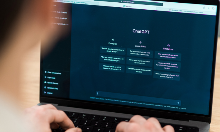 Mastering Thematic Analysis Using AI for Unlocking Faster CX Insights
